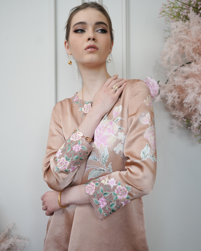 ROSE IN ROSE GOLD – Merahjambu