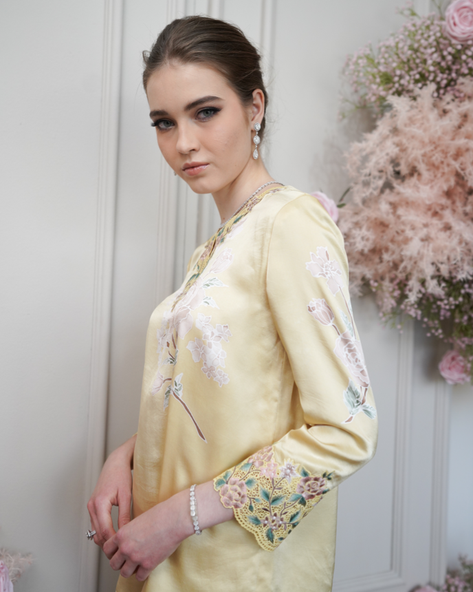 ROSE IN SOFT YELLOW – Merahjambu